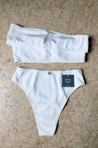 NADIA WHITE – Themis